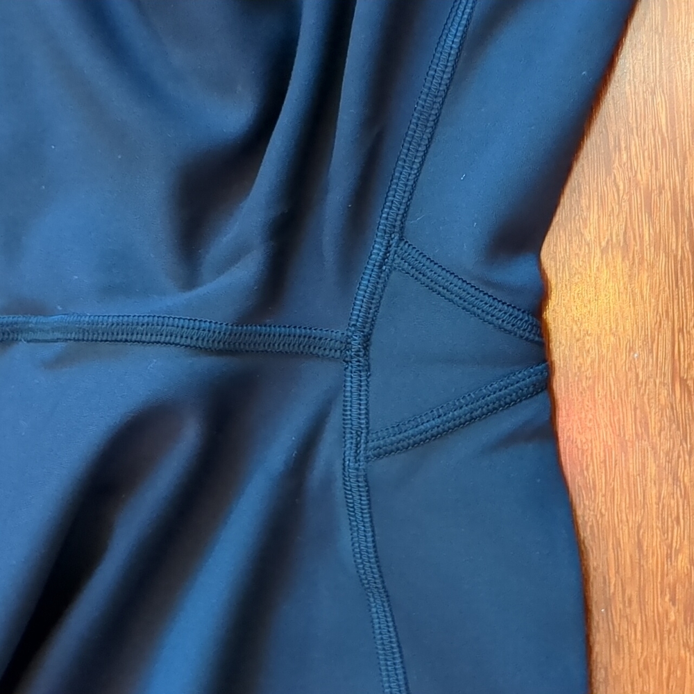 Lululemon Everlux Crossover Flower Legging Size 6 - Gem